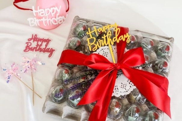 파티·이벤트용품 생일 선물 현금 반전 이벤트 서른살 부모님 환갑 용돈박스 10구 계란 한판 세트 오늘의집 쇼핑