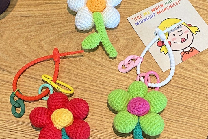 기타디자인용품 > bookaz 니트 롱 플라워 키링 3color | 오늘의집 쇼핑