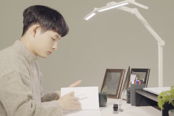 데스크스탠드 스탠드 멜라토닌 Led 시력보호 와이드 책상 공부 조명 독서등 Stdl01베이스리모컨형 오늘의집 쇼핑