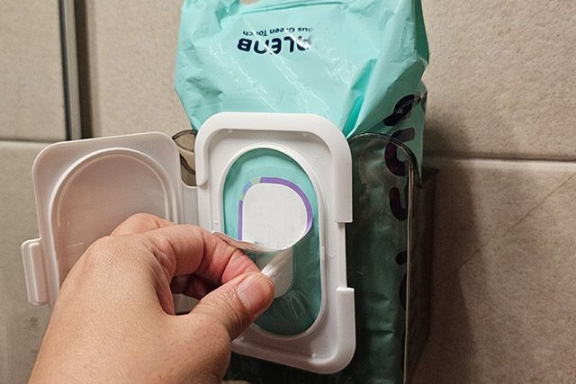 소품정리·거치대 부착식 물티슈 케이스 벽걸이 보관 거치대 오늘의집 쇼핑