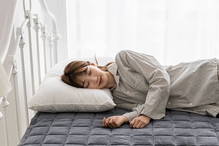 패드·스프레드 자가발열 웜매트 겨울 극세사 누빔 이불 침대 패드 Ss 슈퍼싱글 오늘의집 쇼핑