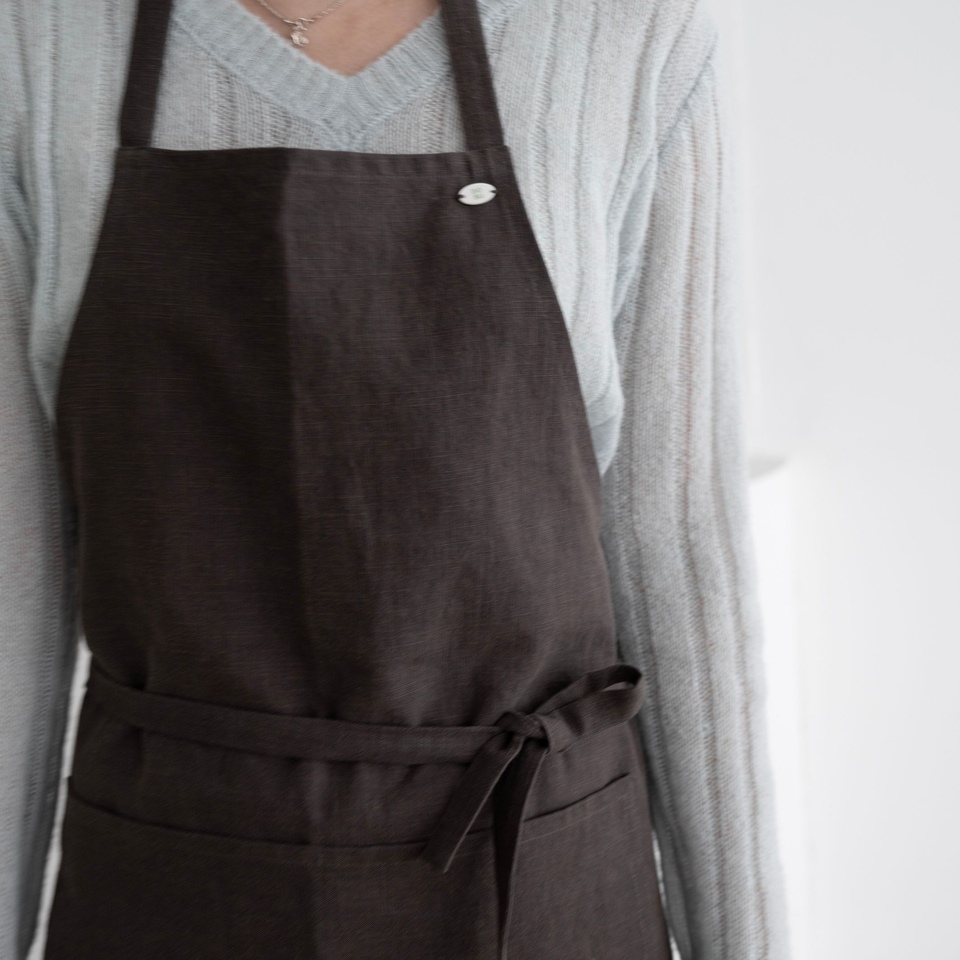 앞치마·주방장갑 > 롱 린넨 앞치마 long linen apron_dark brown | 오늘의집 쇼핑