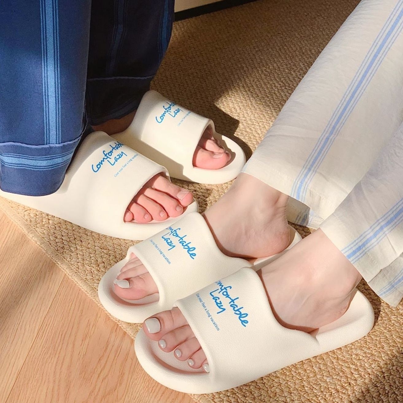 실내화 > 편안한 EVA 레터링 층간소음 커플 실내화 3color | 오늘의집 쇼핑