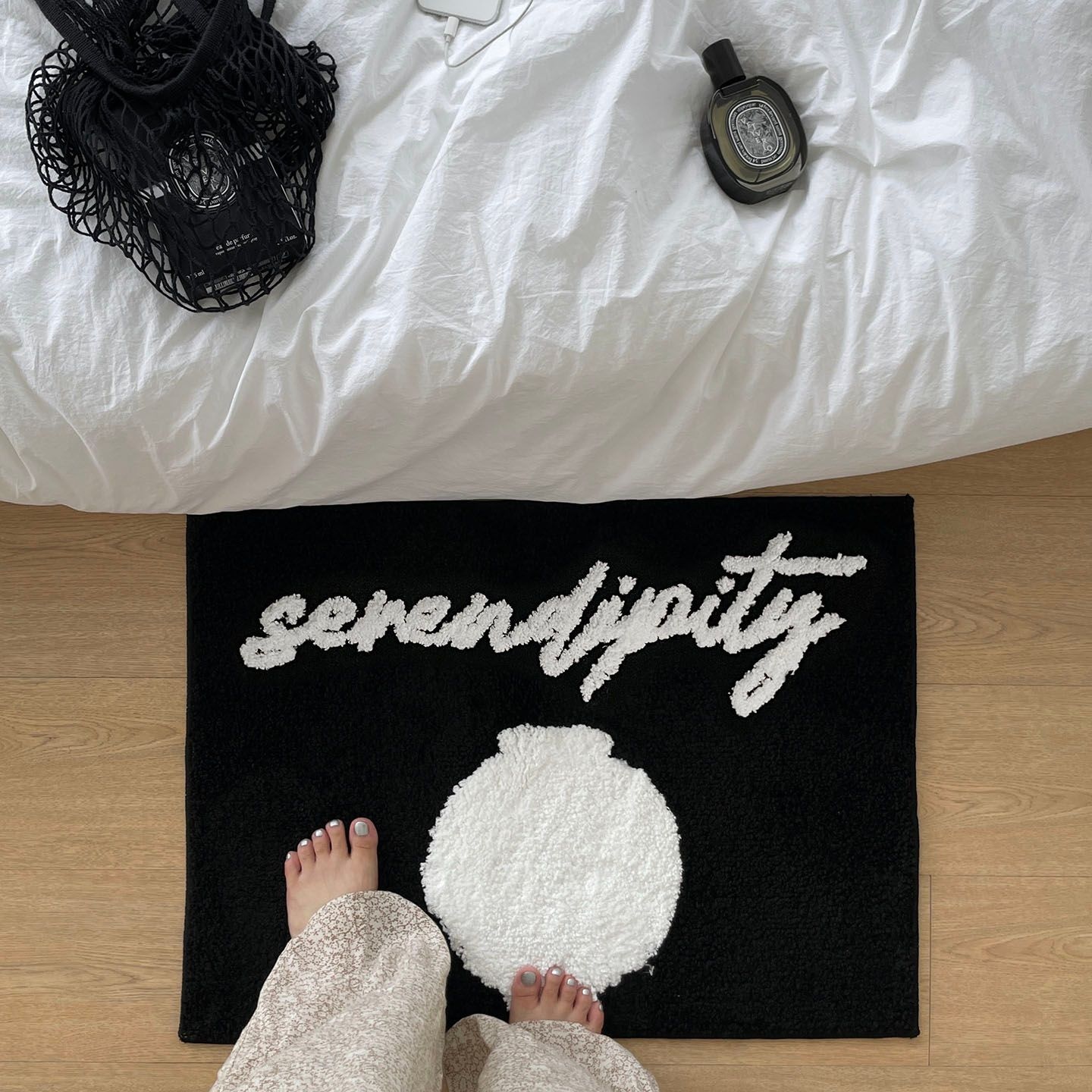 현관·발매트 세렌디피티 달항아리 미니 러그 레터링 발매트 욕실 주방 현관 미끄럼방지 도어매트 50x70 오늘의집 쇼핑