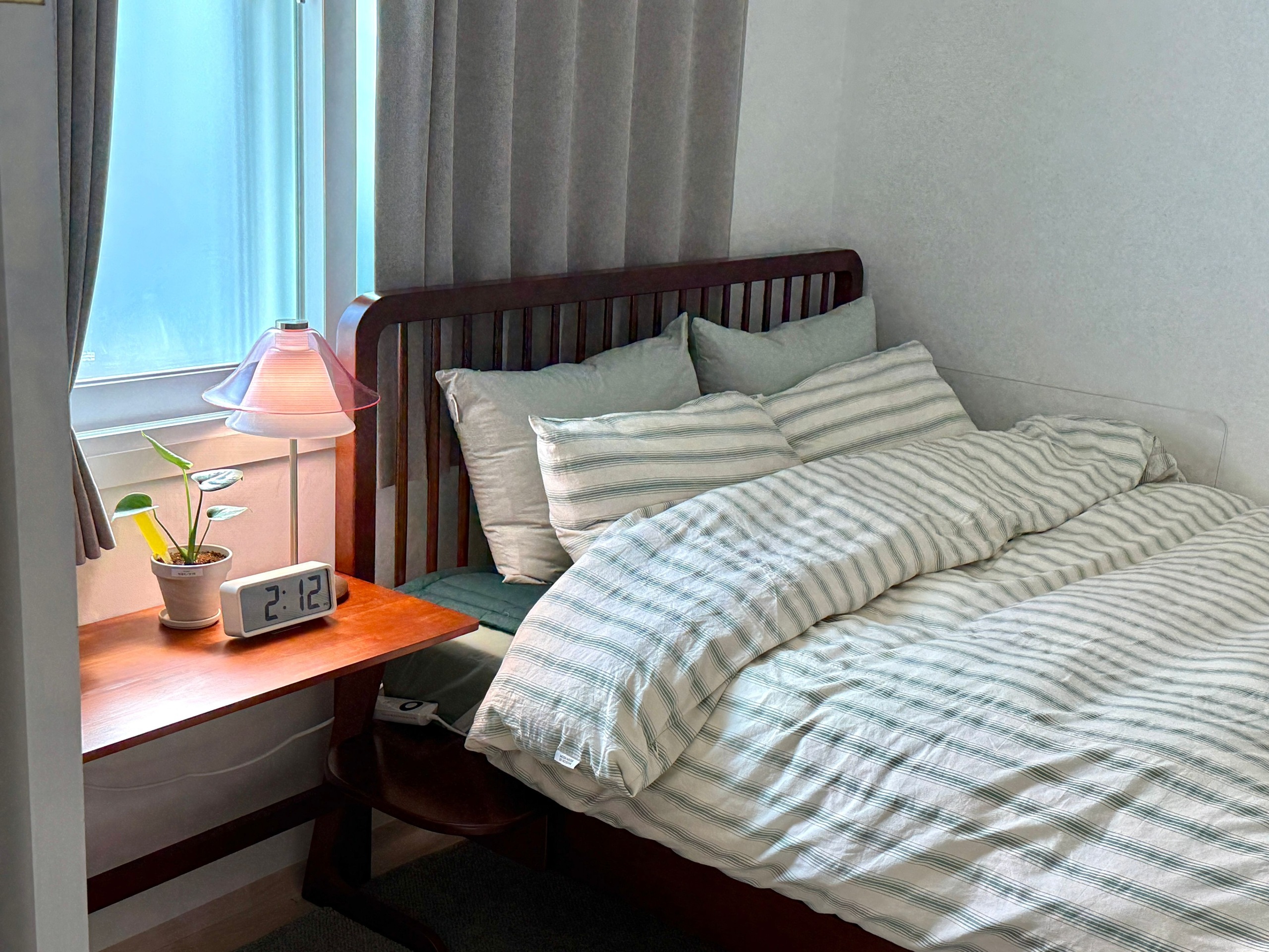 '덴버 SE0등급 사계절 고무나무 원목침대 프레임 SS/Q' 제품으로 꾸민 유저들의 스타일링샷 | 오늘의집 유저들의 집꾸미기