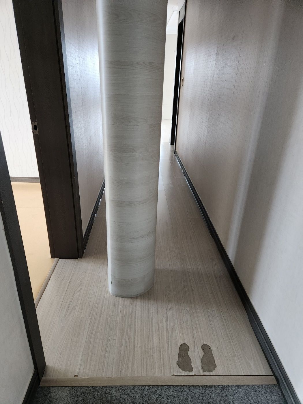 인천 호반베르디움 거실 비슷한색상으로 장판요청 라이프스타일 슈퍼앱 오늘의집