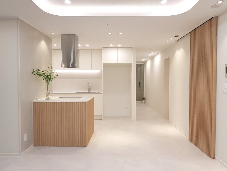 감각적인 컬러가 돋보이는 거실, 시청 스마트W 27py | 라이프스타일 슈퍼앱, 오늘의집