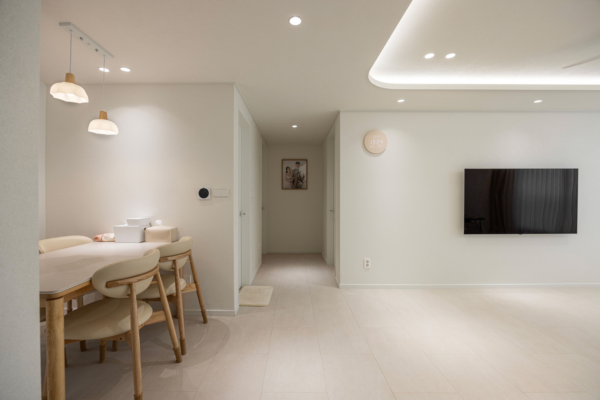 러블리하고 미니멀한 신혼부부의 집 [내손 E편한 인덕원더퍼스트 25PY] | 라이프스타일 슈퍼앱, 오늘의집